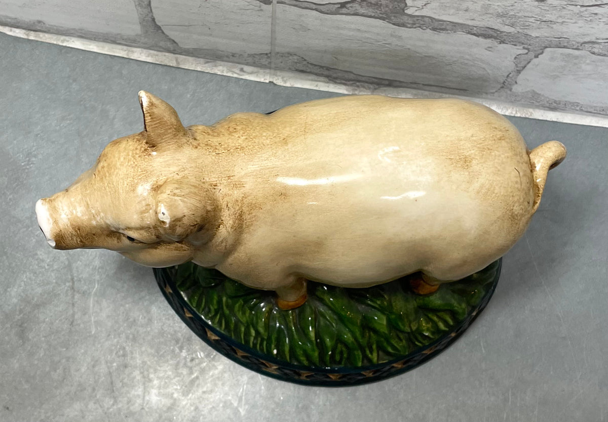 Decorative Pig – Post Furnishings